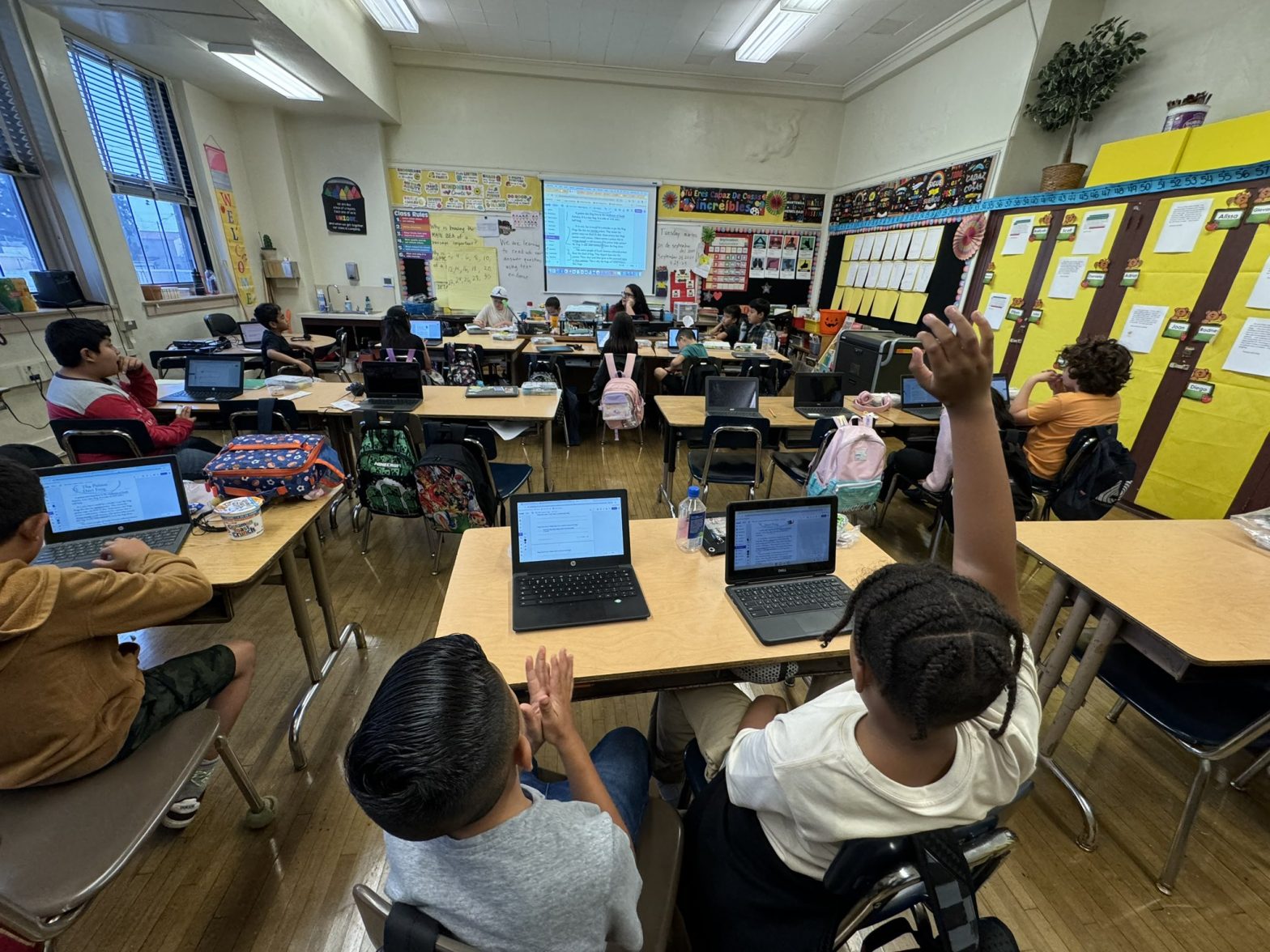 Students in a Los Angeles Unified School District classroom. - The ...